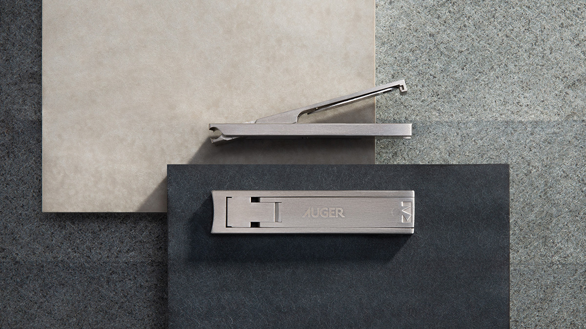 世界最薄級、厚さ約3.9mmの携帯しやすいサイズ感を実現！ AUGERより、旅行シーズンに大活躍の「ツメキリ Leaf」が発売 ...