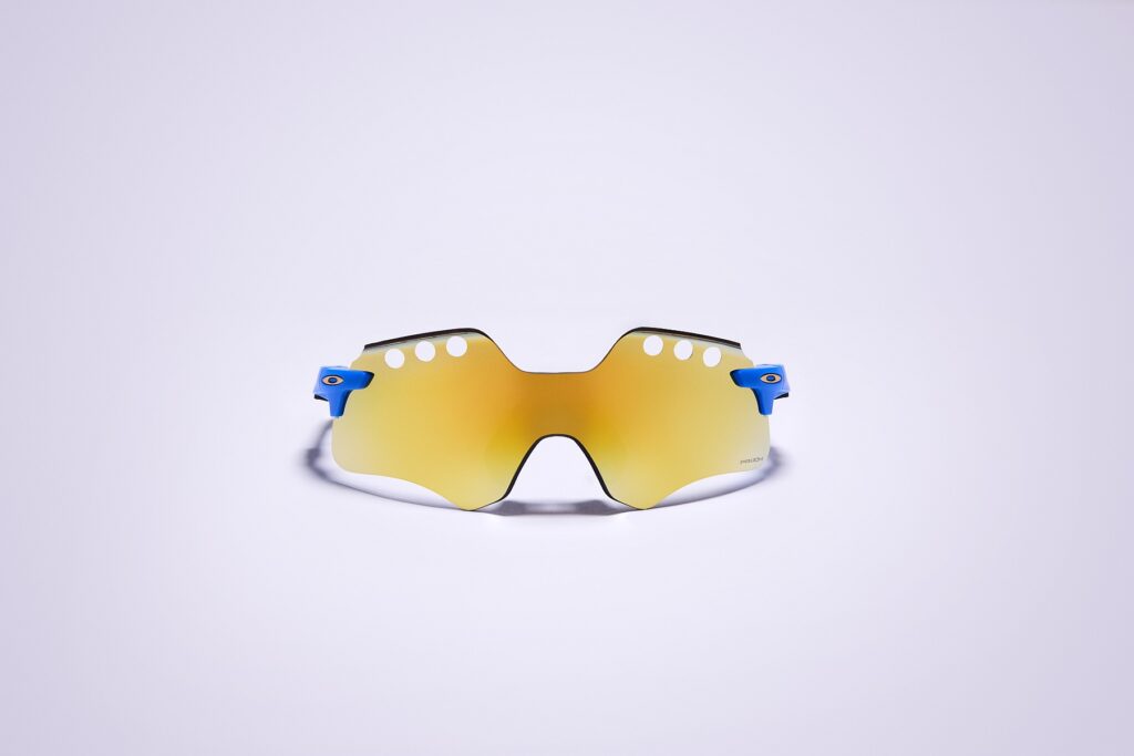 製造上のミスから生まれた最高傑作のアイウェア「オークリー Space Encoder」 - HEROES ONLINE